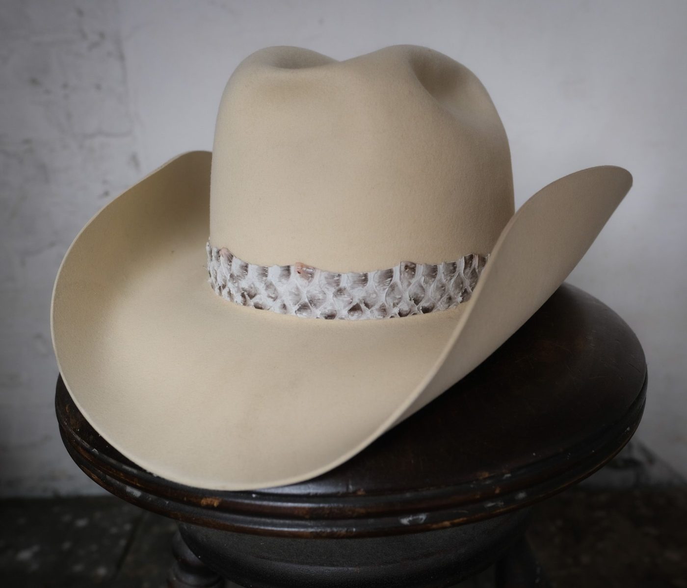 Ivory Outlaw - Wild Hats